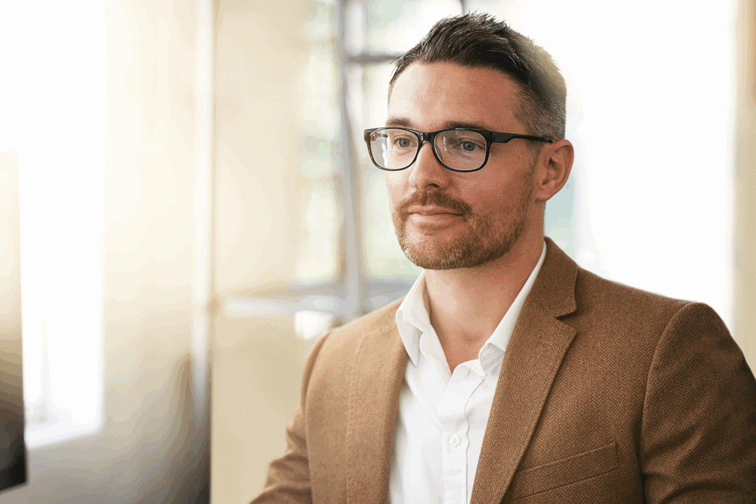 Our sectors | Corporate and commerical| Taylor Root